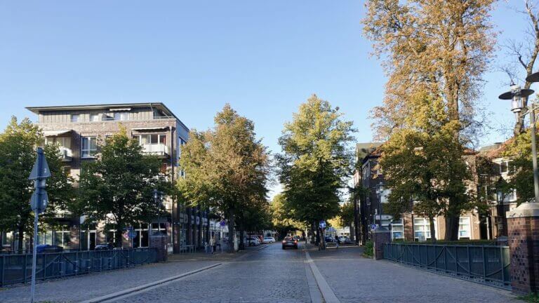Die Hagener Allee in Ahrensburg gestern und heute